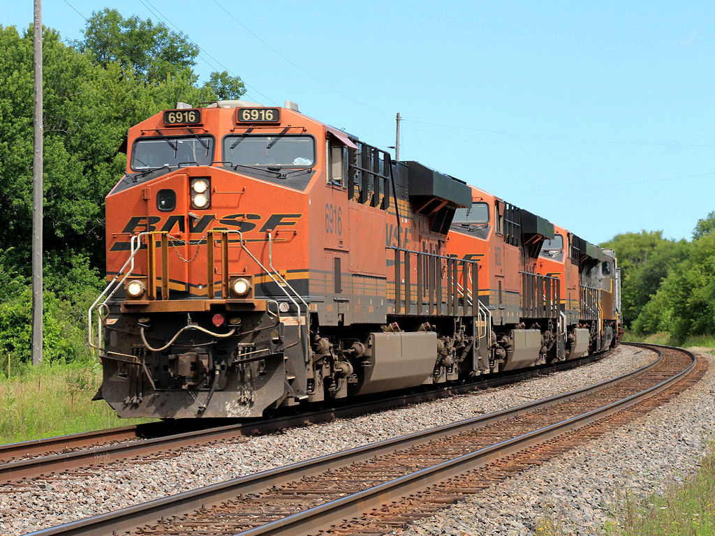 BNSF 6916